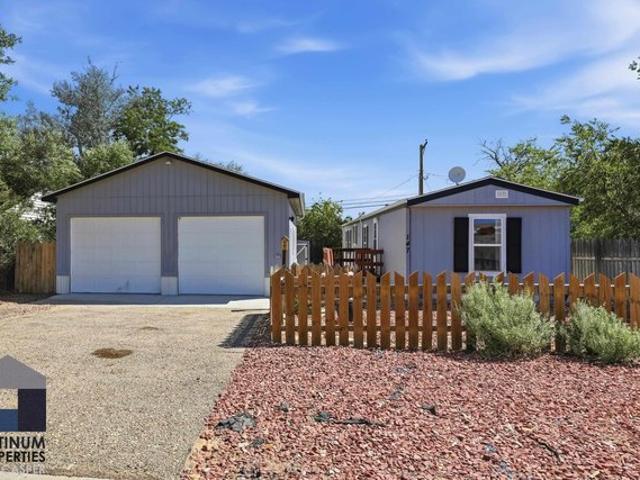147 S Oregon Trail Rd, Mills, WY 82604