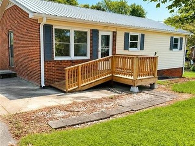 147 Snow Hill Dr, Dobson, NC 27017