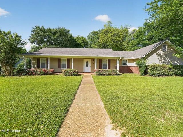 147 Sunnycrest Dr, Ridgeland, MS 39157