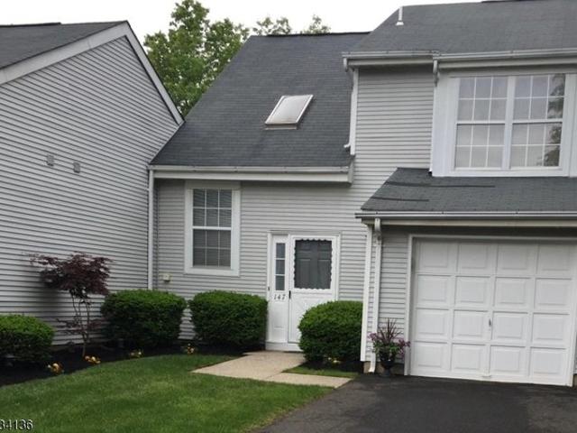 147 Picadilly Pl, Franklin Twp, NJ 08873
