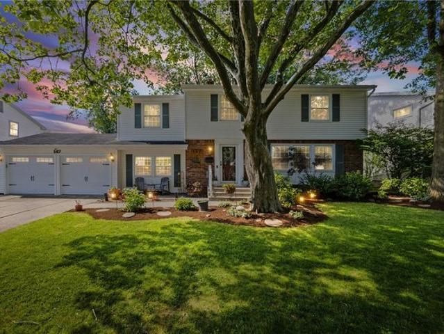 147 Pin Oak Dr, Buffalo, NY 14221
