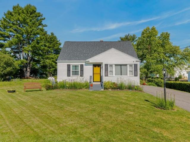 147 Rowe Ave, Portland, ME 04102