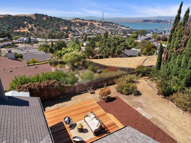 147 Rolph Park Dr, Crockett, CA 94525