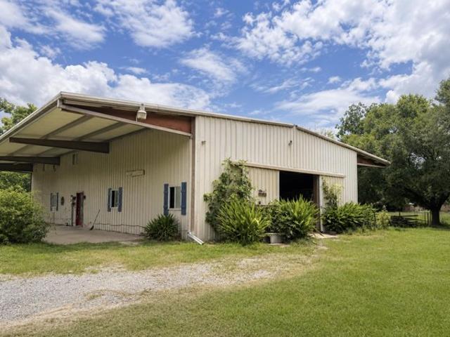 147 Redwood St, Labadieville, LA 70372