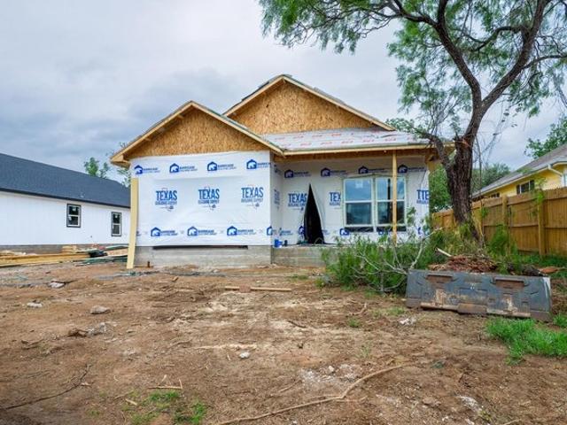 147 W Pine Dr, Granite Shoals, TX 78654