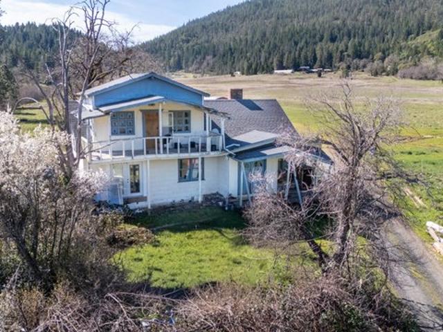 147 Warren Rd, Selma, OR 97538