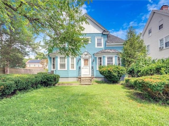 147 Wentworth Ave, Cranston, RI 02905