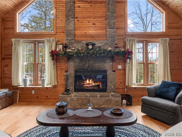 147 West Cross Fox Trail