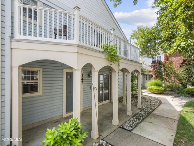 147 Tulip Ln, Freehold, NJ 07728