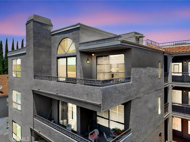 14844 Dickens St Apt 301, Sherman Oaks, CA 91403