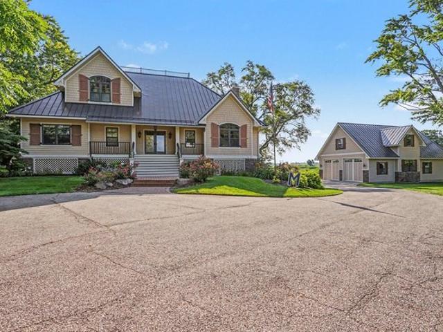14848 nd Ave, Grand Haven, MI 49417