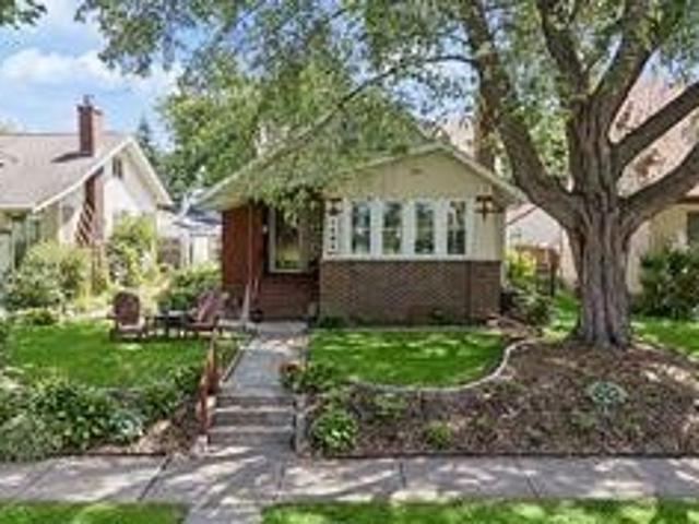 1484 Arona St, Saint Paul, MN 55108