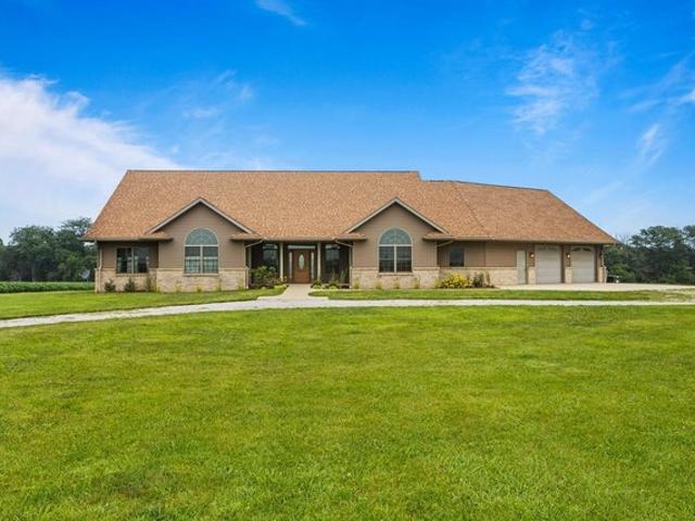 1484 E County Road 640 N, Tuscola, IL 61953