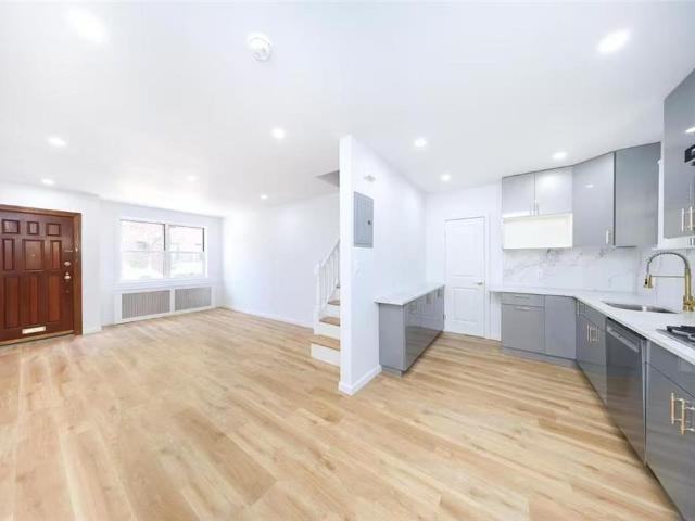 1484 East 16th Street