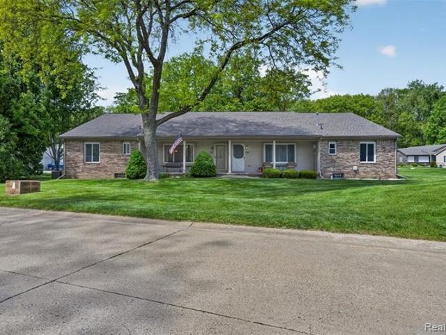 1484 Leisure Dr, Mundy Township, MI 48507