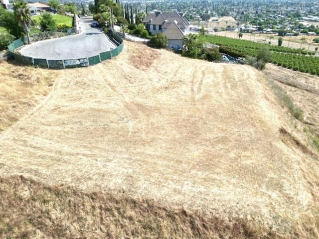 1485 N Highland Dr, Porterville, CA 93257