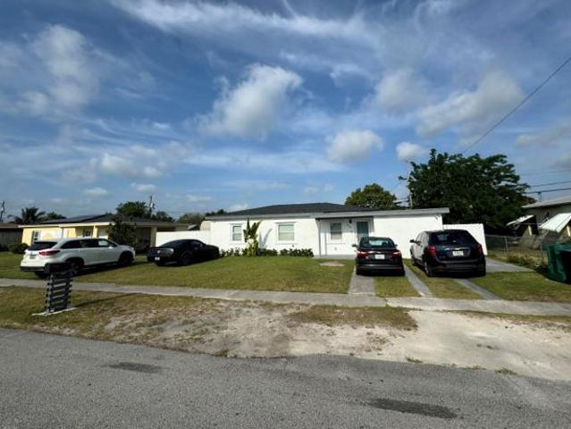 14860 Buchanan St, Miami, FL 33176