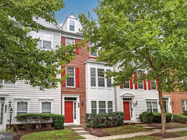 14862 Potomac Branch Dr, Woodbridge, VA 22191