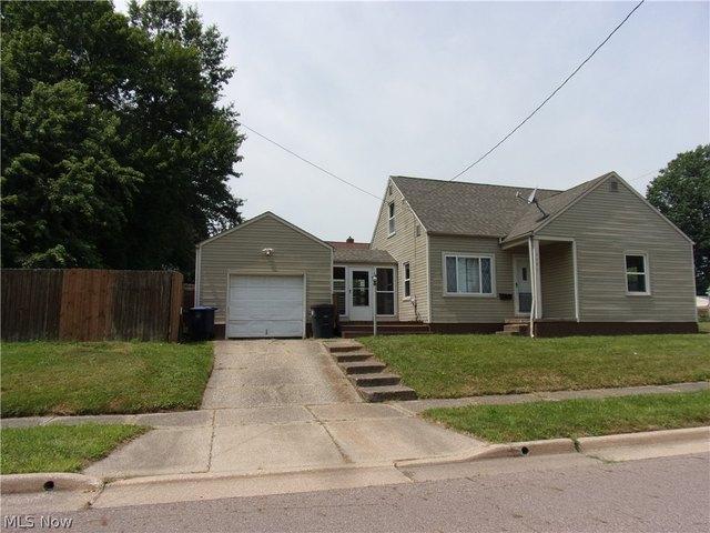 1486 Hammel St, Akron, OH 44306