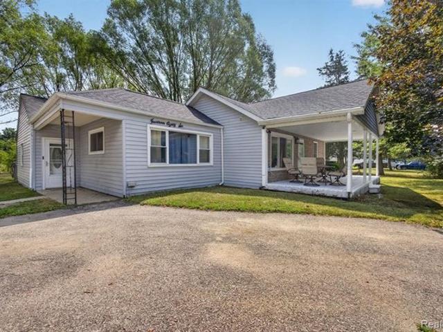 1486 Ives Ave, Burton, MI 48509