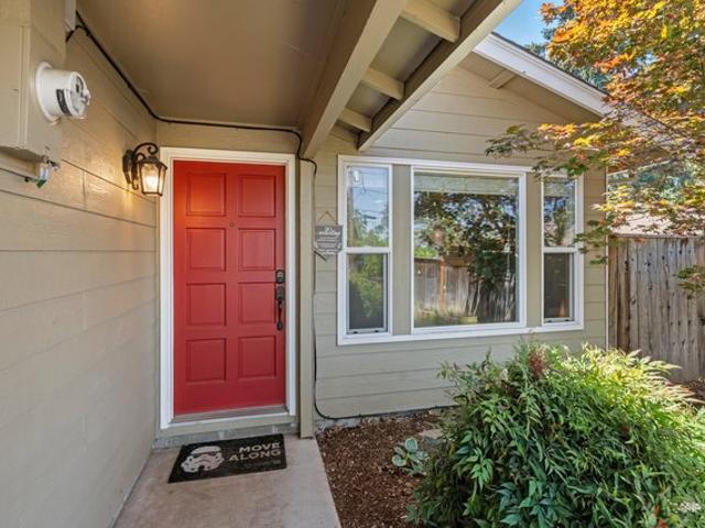1486 Lawnridge St, Medford, OR 97504