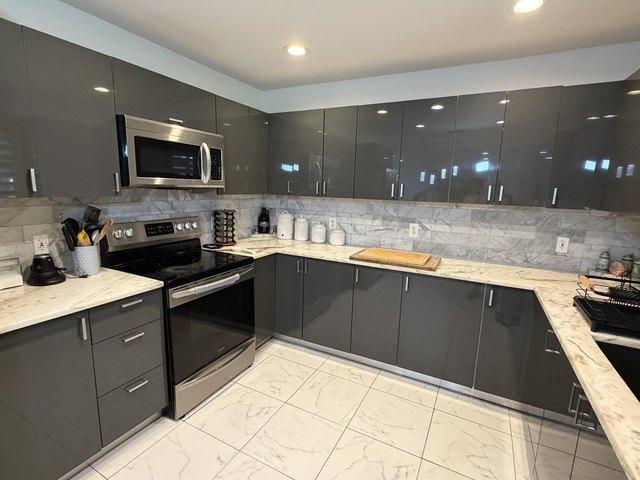 1486 SE Grapeland Ave, Port Saint Lucie, FL 34952