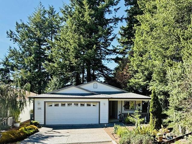 1486 Seacrest Ln, Brookings, OR 97415