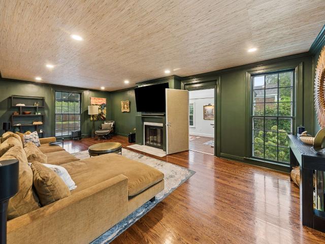 1486 Woodmont Blvd