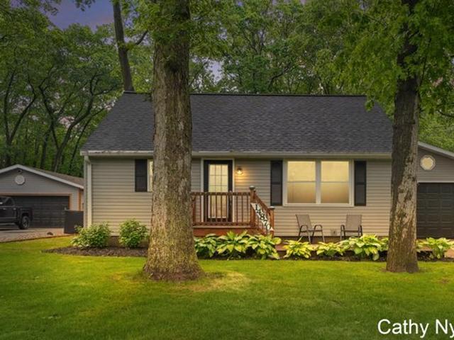14870 Sharon Ave, Grand Haven, MI 49417