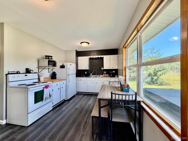 1487 E M28 Highway