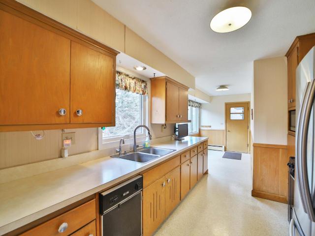 14894 Riverside Drive