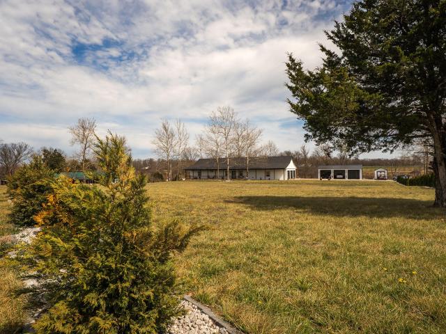 1489 E 568th Road