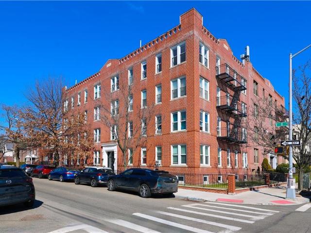 1489 East 8th Street, Unit C2