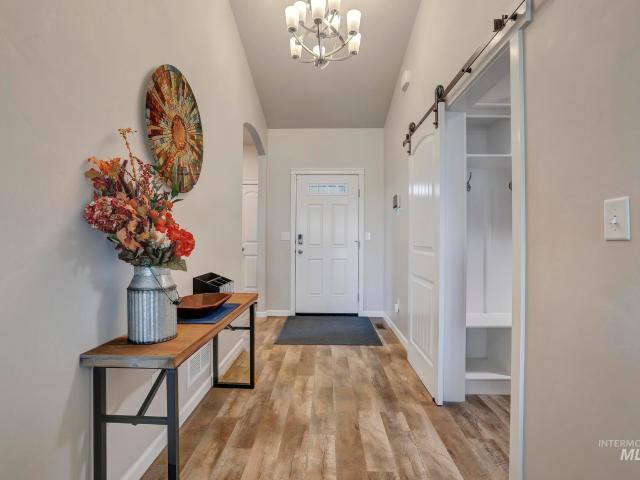 1489 Summer Springs
