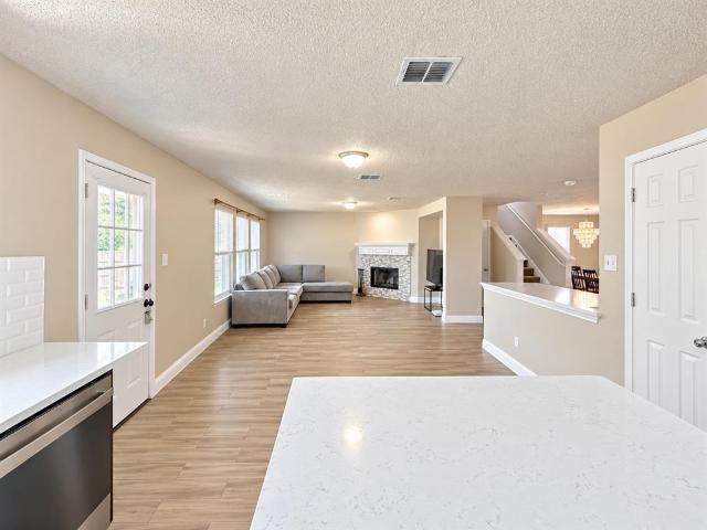 14800 Ledgeview Court