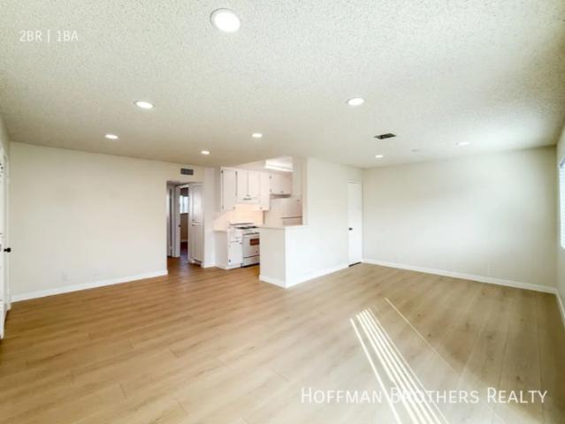 14801 Delano St Van Nuys, CA 91411