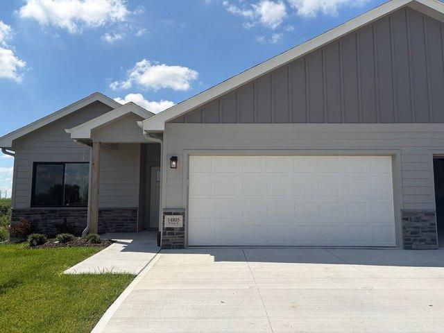 14805 Willow St, Bennington, NE 68007
