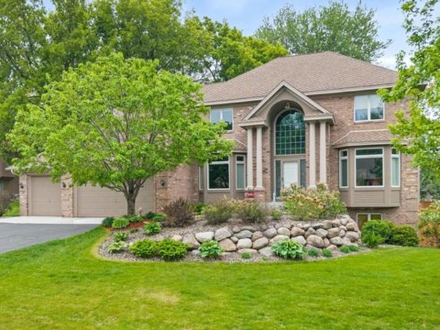 14809 White Oak Dr, Burnsville, MN 55337