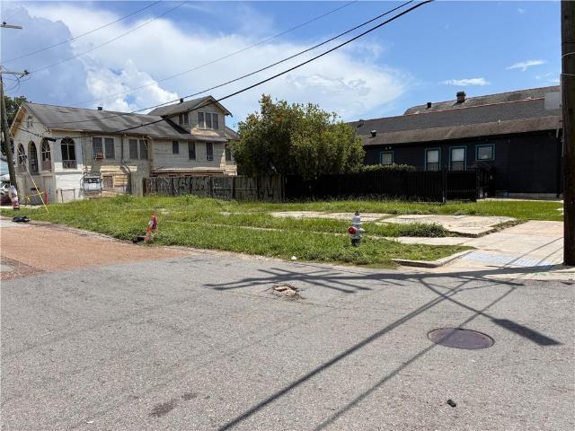 1480 N Claiborne Avenue