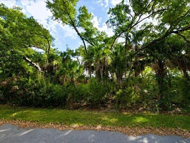 1480 Canterbury Ln, Port Charlotte, FL 33953