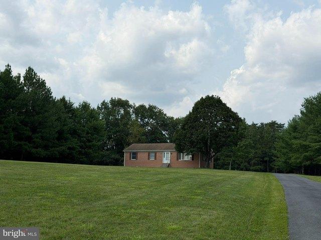 1480 Chestnut Grove Rd, Winchester, VA 22603