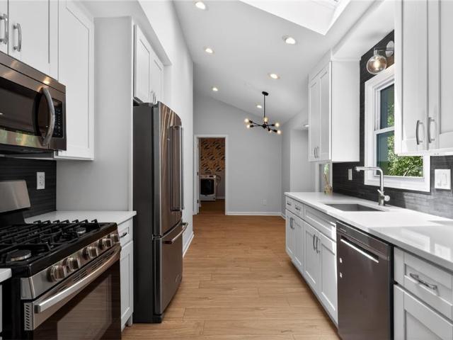 1480 Edinburgh Drive