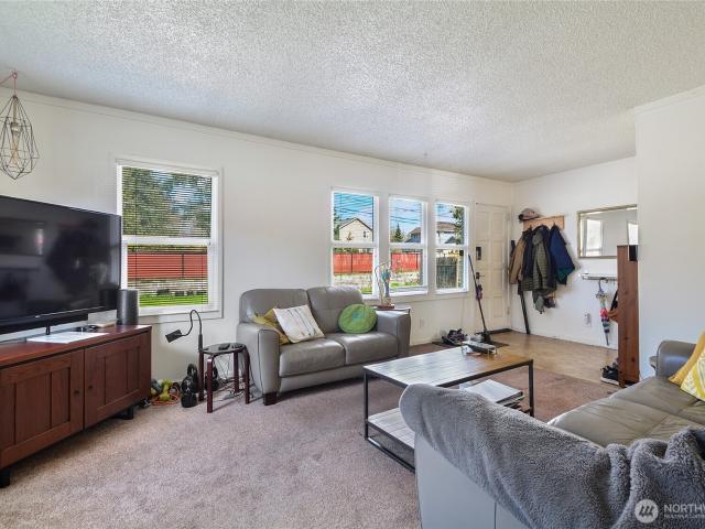 1480 th Avenue W