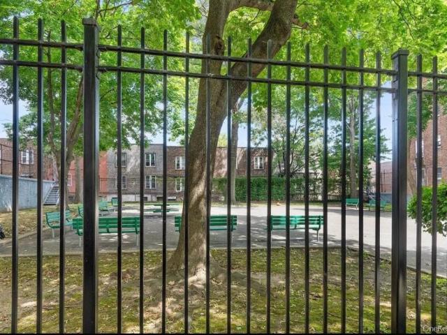 1480 Thieriot Avenue, Unit 5F