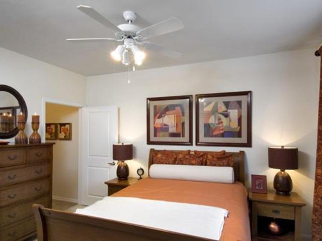 $1480 / 1br 784ft² GE Appliance packed kitchen with Washer and Dryer inside!