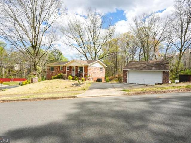 14810 Edgewater Dr, Woodbridge, VA 22193