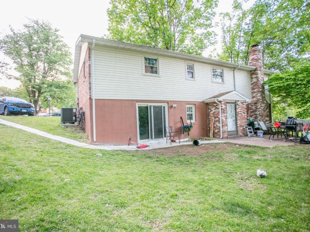 14810 Edgewater Dr, Woodbridge, VA 22193 | MLS #VAPW2115
