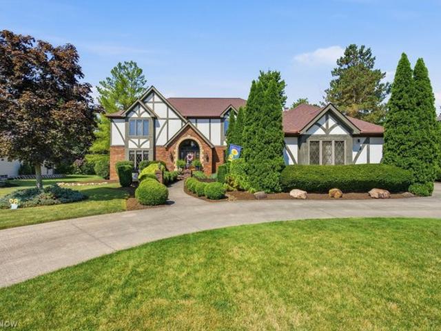 14812 Lancelot Ln W, North Royalton, OH 44133