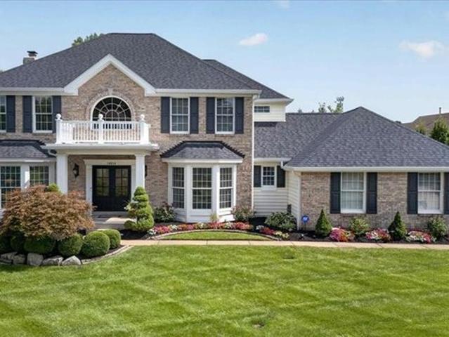 14814 Straub Hill Ln, Chesterfield, MO 63017