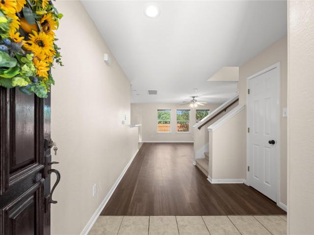 1481 Newbury St